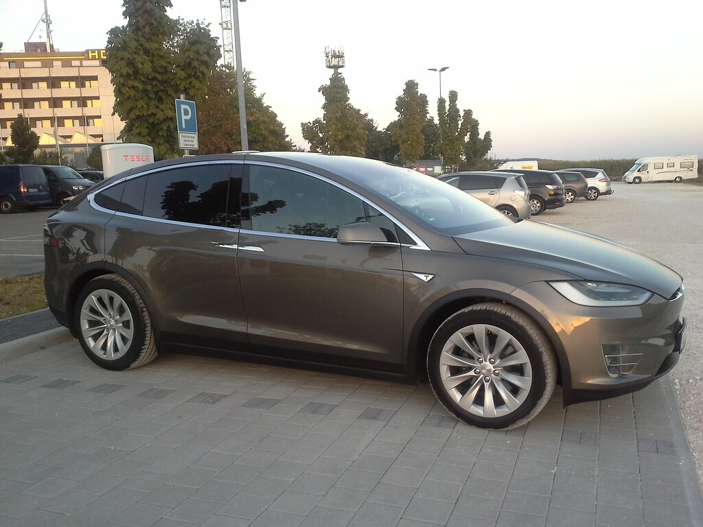 Model X - Bilder - Titanium Metallic - Mein Model X - TFF Forum - Tesla ...