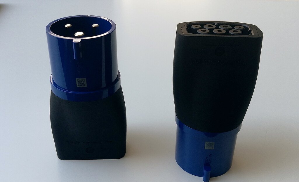 [Suche] UMC 1 Adapter cee 32A blau - Marktplatz - TFF Forum - Tesla ...