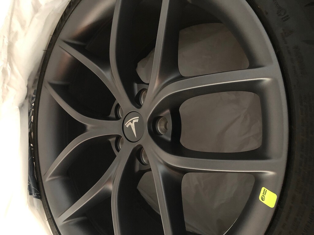 [Biete] 4 x NEUE Tesla Model 3 Track-Pack Zero-G Sommerkompletträder ...