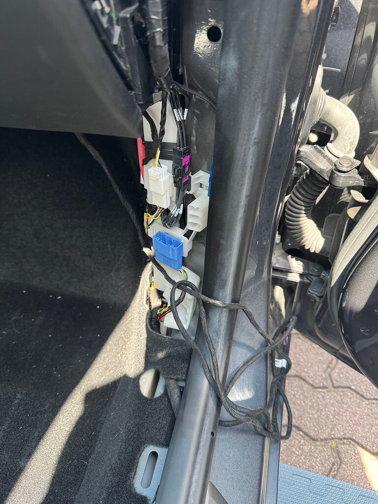 Was ist das für ein Can Bus Anschluss? - Model 3 Technik - TFF Forum ...