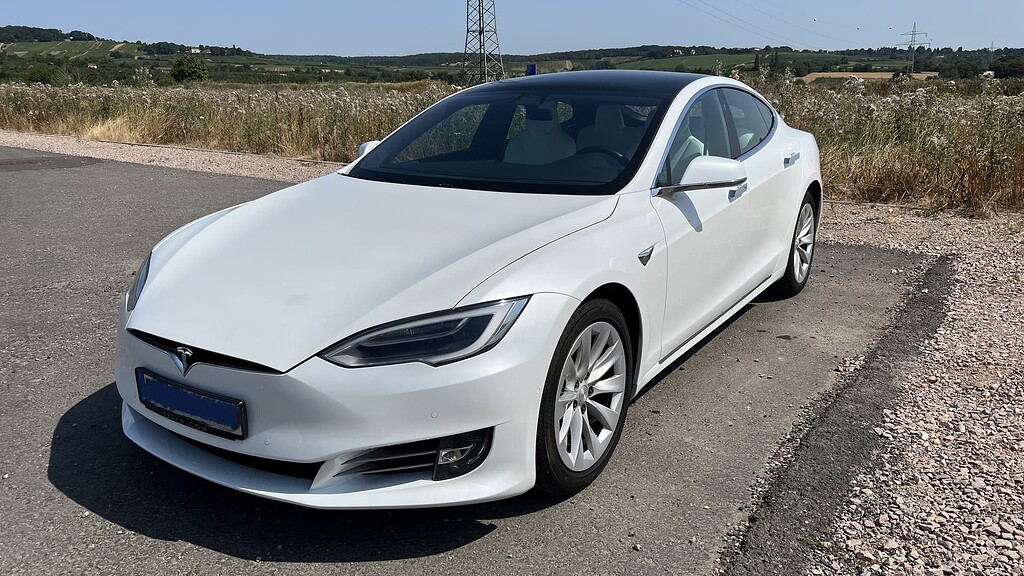 Tesla Model S Weiss