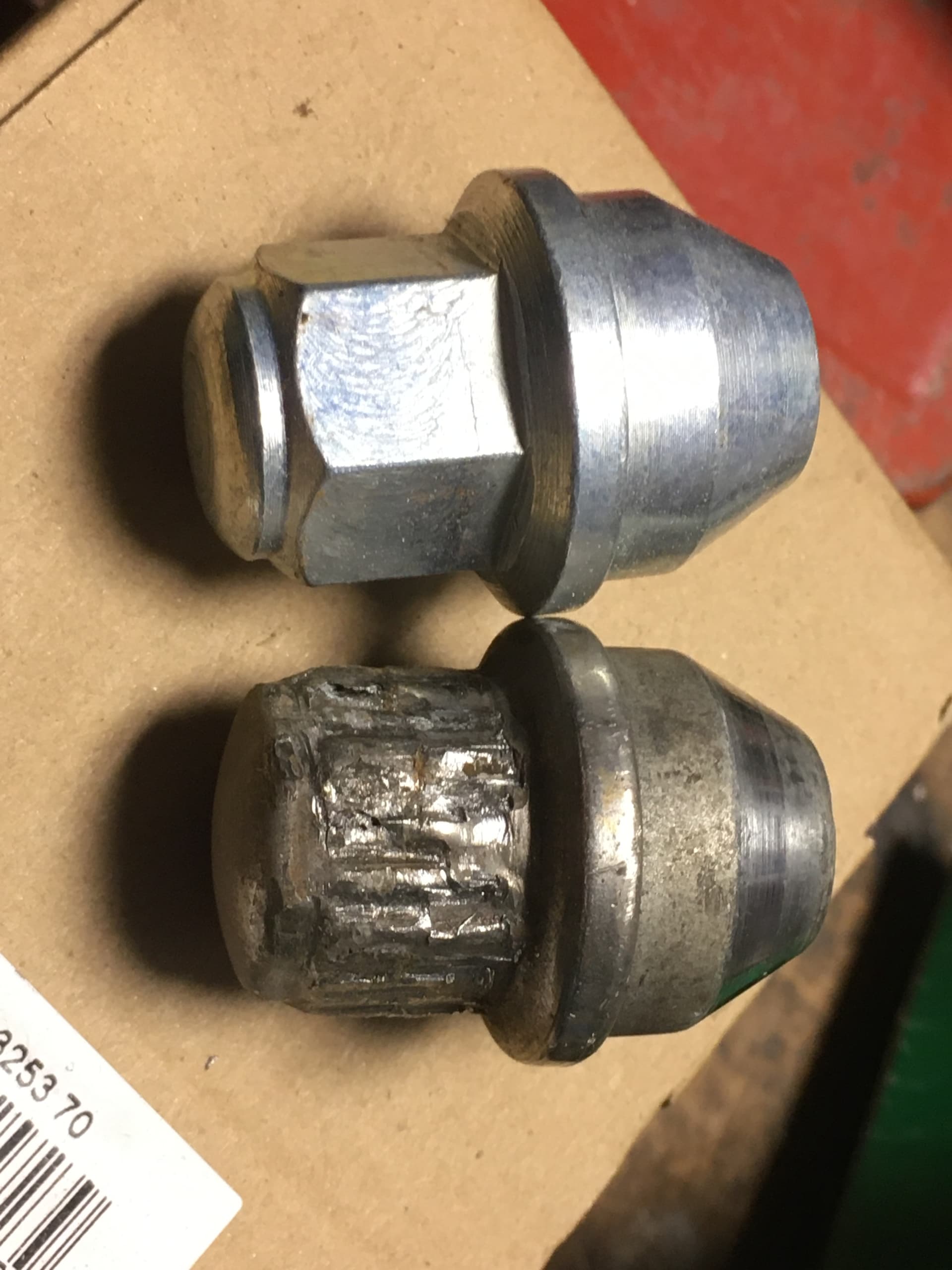 Welche Nuss für die Radmutter - Seite 2 - Model S Probleme / Fehler ...