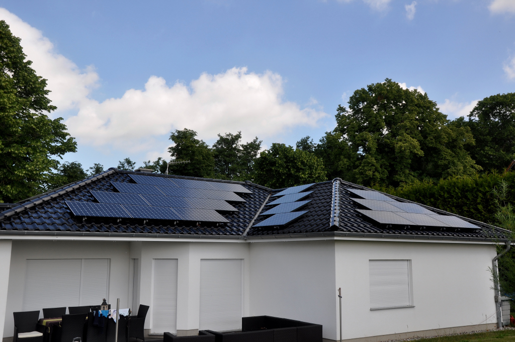 Unser MX bekommt seine eigene Photovoltaik - Tankstelle - Model X ...