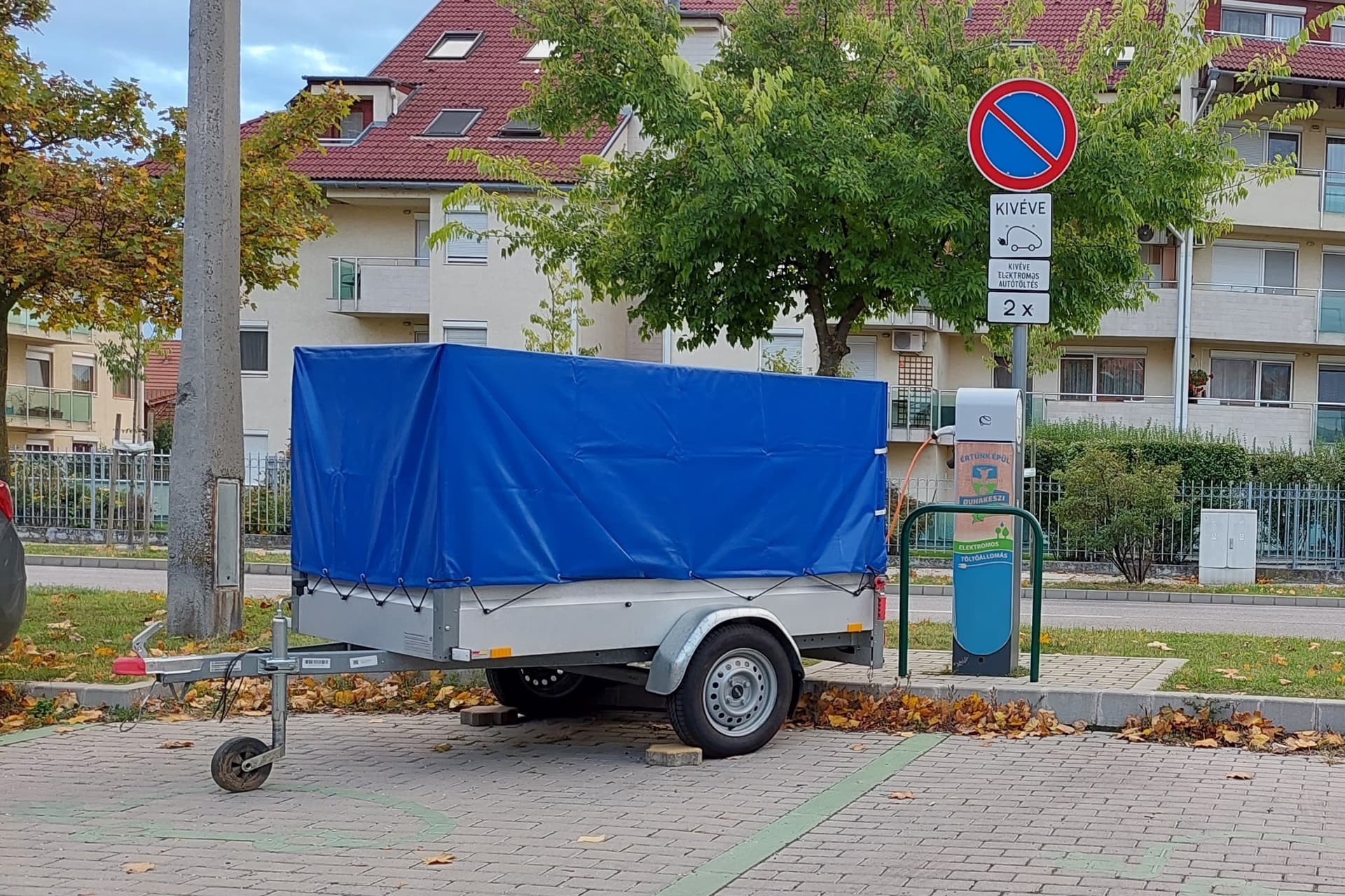 Zugeparkte Ladestationen Fortsetzung Teil 2 4374 Von JohannesK Zugeparkte Ladestationen Fortsetzung Teil 2 4374 Von JohannesK