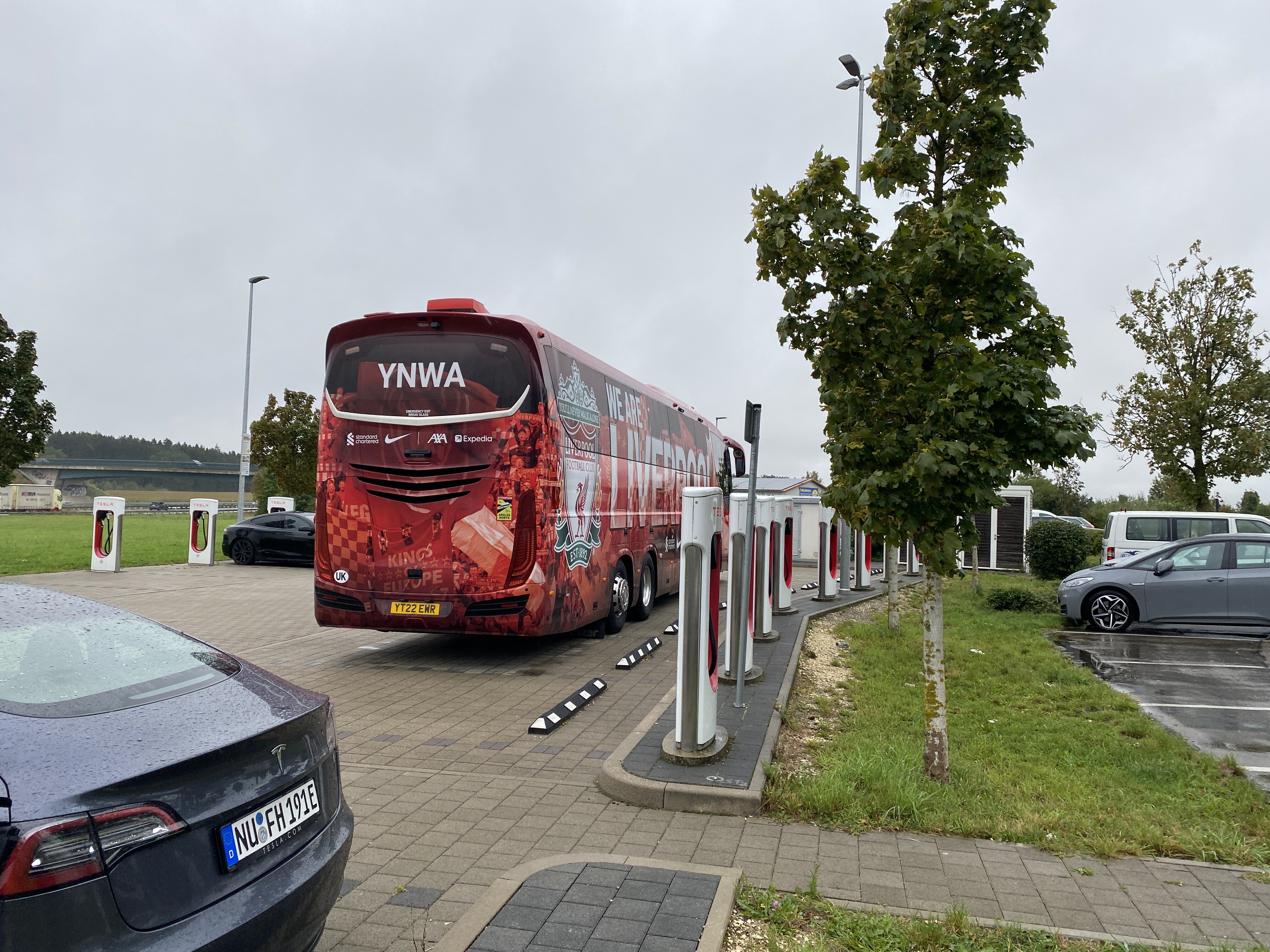 Zugeparkte Supercharger (Teil 2) - #1965 von LUCKY - Tesla Supercharger ...