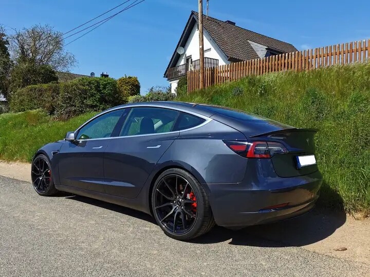 [Biete] Tesla Model 3 SR+, grau, 69.800km, 09.2019, AHK, 20" Räder, 8 ...