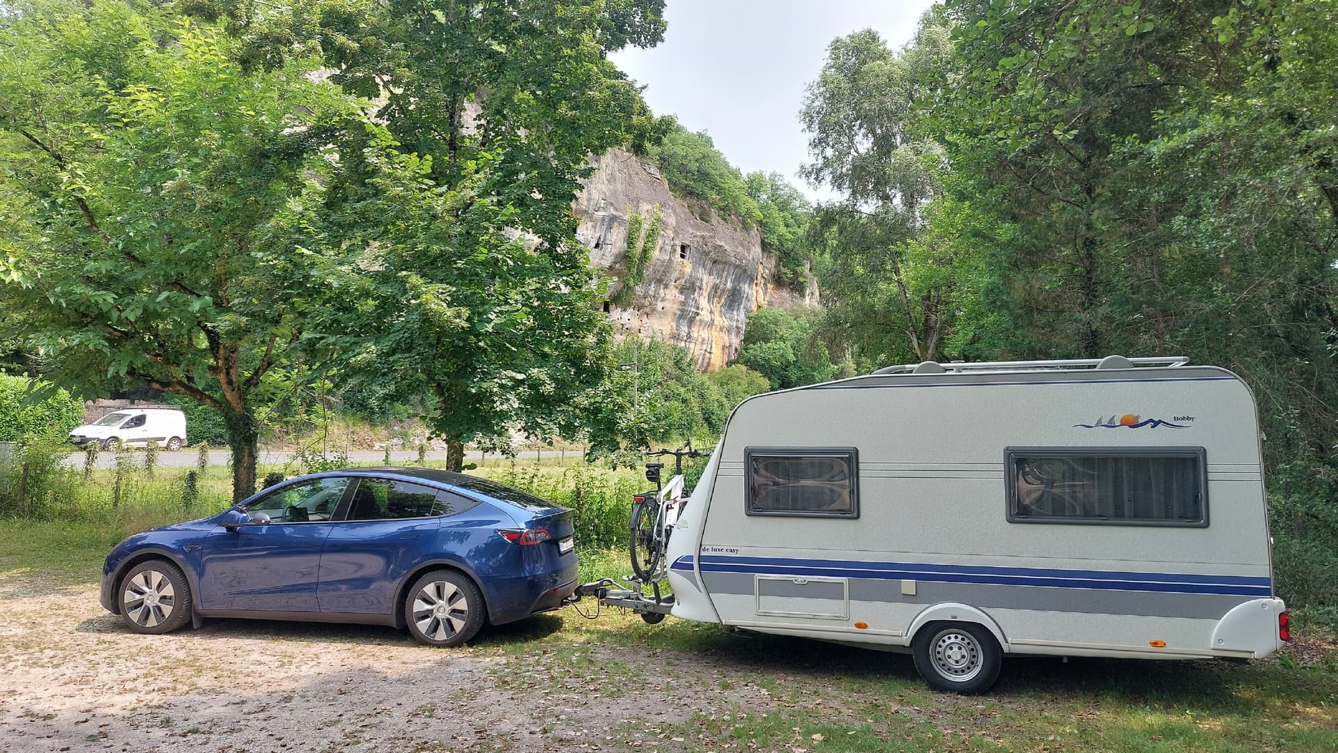 model-y-erfahrungsberichte-mit-wohnwagenreisen-1204-von-pitfox