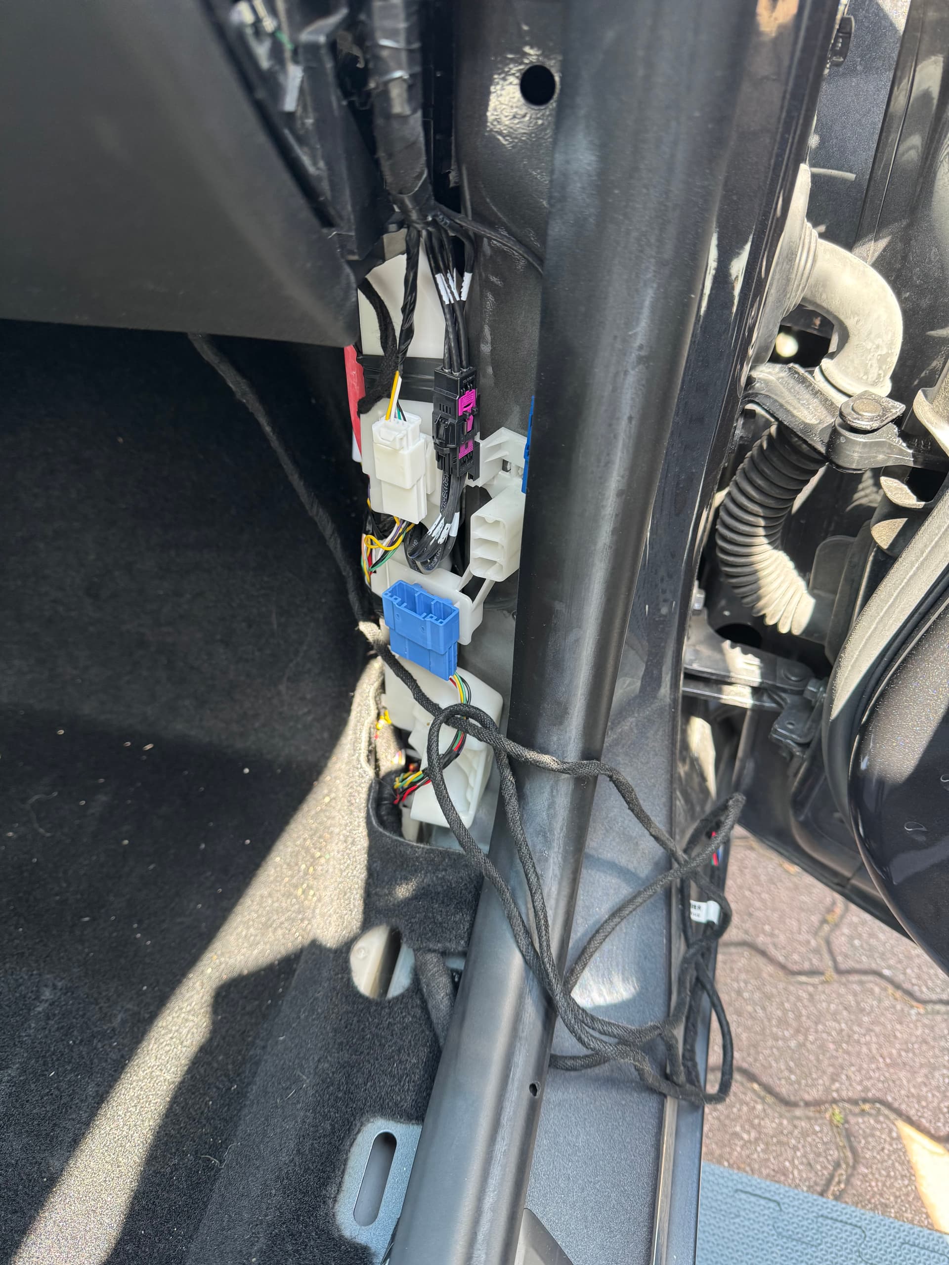 Was ist das für ein Can Bus Anschluss? - Model 3 Technik - TFF Forum ...