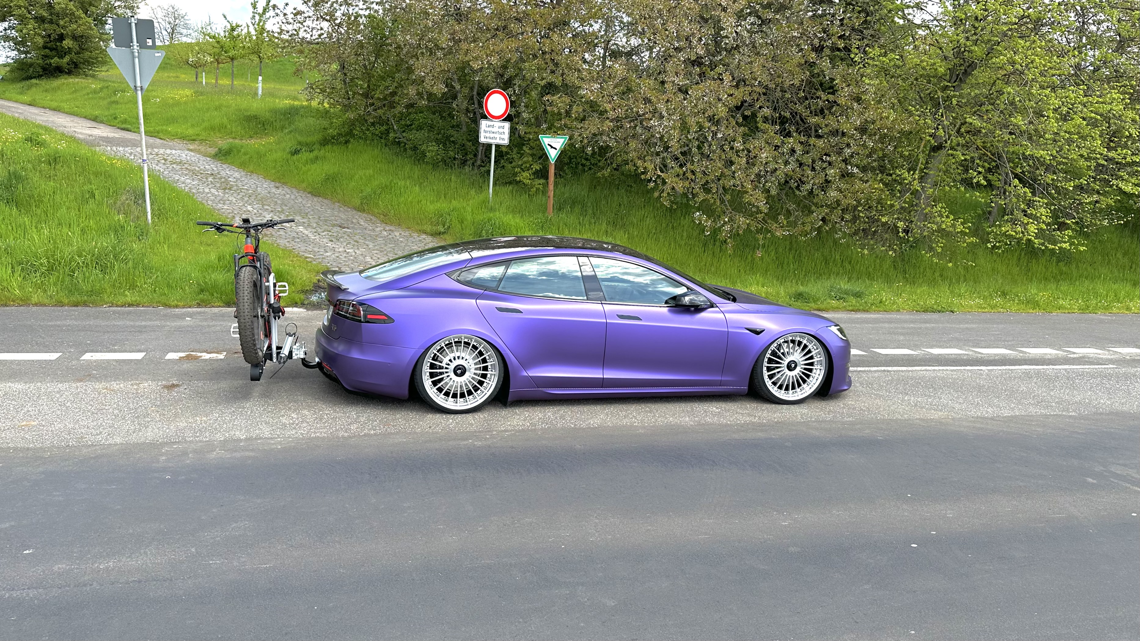 E-riks Garage, Individualisierungen rund um Tesla - #385 von E ...